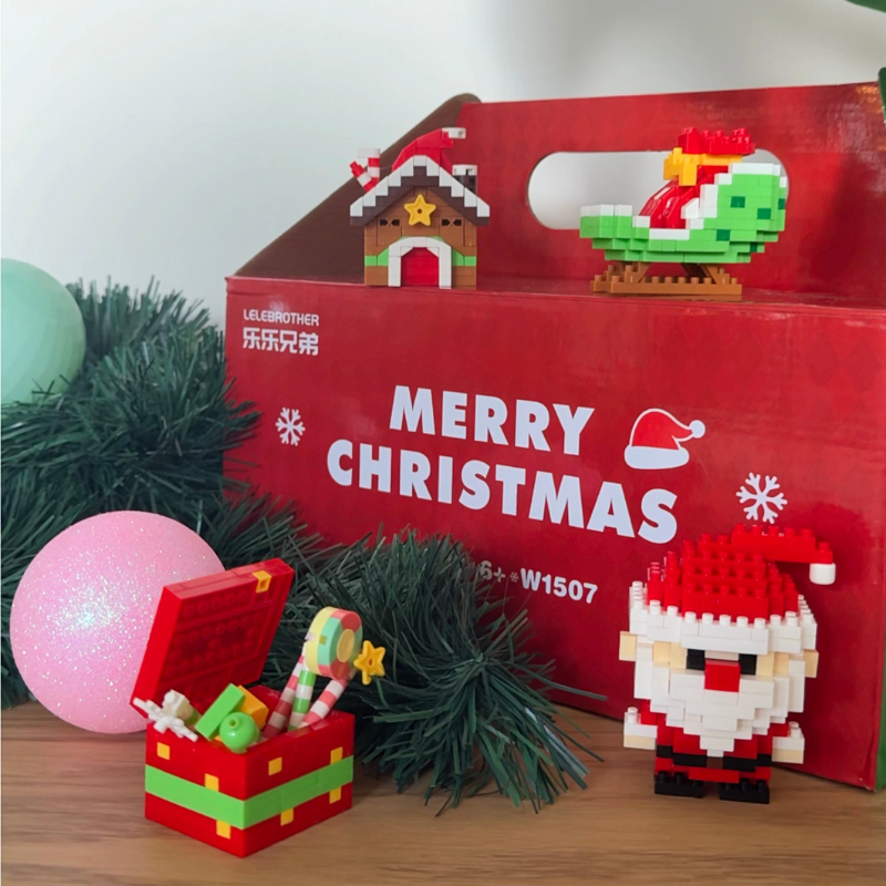 Julemandens Byggeklodser™ – 12 kreative julefigurer til familien. En k ...