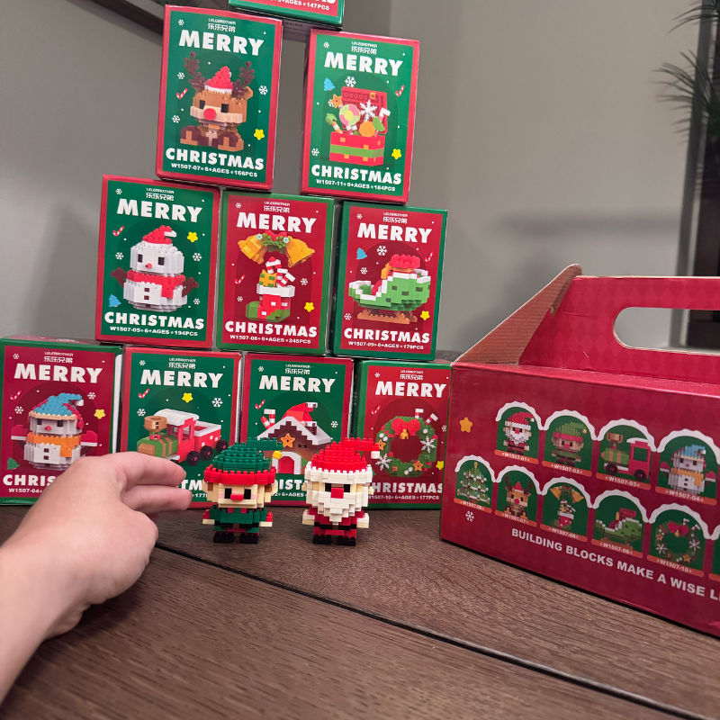 Julemandens Byggeklodser™ – 12 kreative julefigurer til familien. En k ...